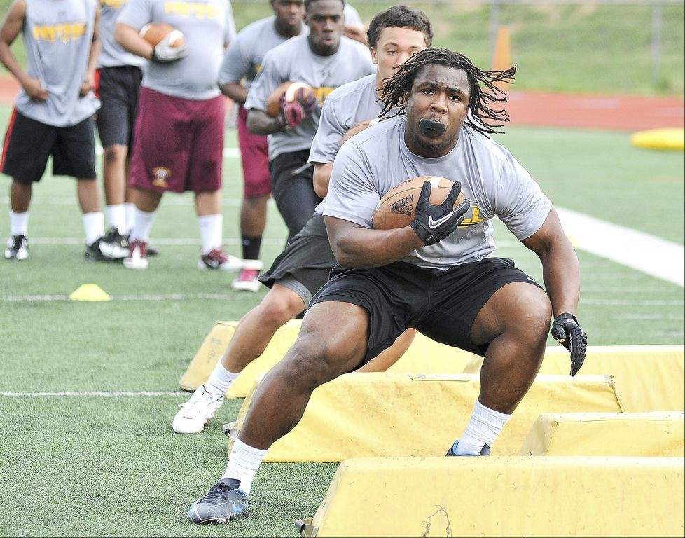 Football player cutting | b-reddy.org